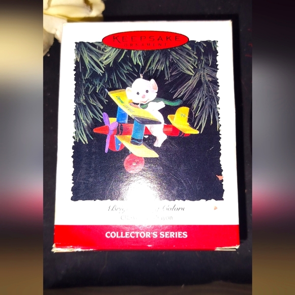 Crayola | Holiday | Bright Flying Colors Crayola Crayon Hallmark | Poshmark